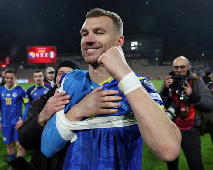 Le Voyage Étonnant d'Edin Dzeko : Toujours en Plein Essor à 40 Ans avec ...